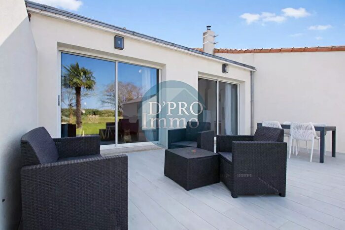 Maison à vendre - Remouillé - 5 pièces - 3 chambres