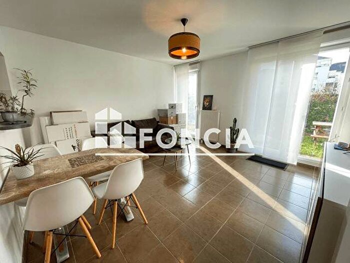 Appartement à louer - Le Village, Montigny-le-Bretonneux - 2 pièces - 1 chambre