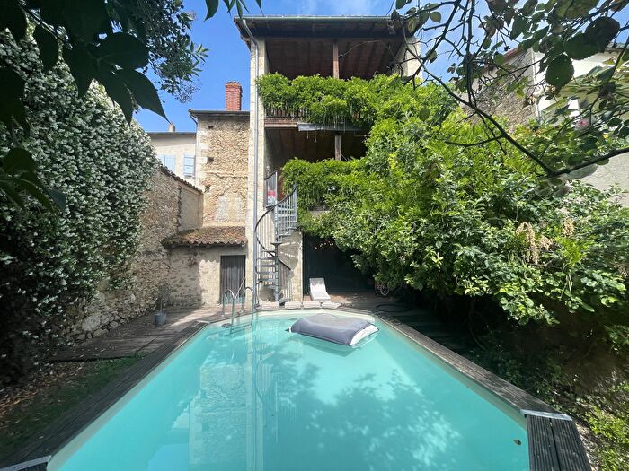 Maison 6 pièces à Vic-Fezensac, à vendre