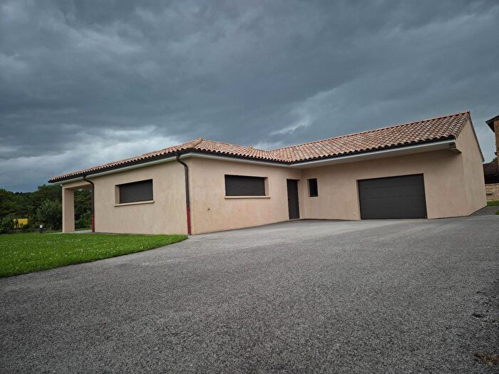 Maison 5 pièces à louer à Saint-Maurice-de-Satonnay