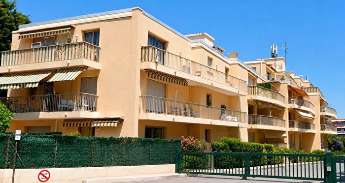 Appartement 1 pièce à louer - Cagnes-sur-Mer, Les Bréguières