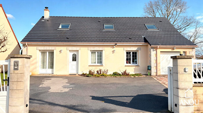 Maison à vendre - Saint-Denis-les-Ponts - 6 pièces - 4 chambres