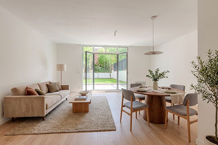 Appartement 5 pièces à vendre à Asnières-sur-Seine, Gresillons, Voltaire
