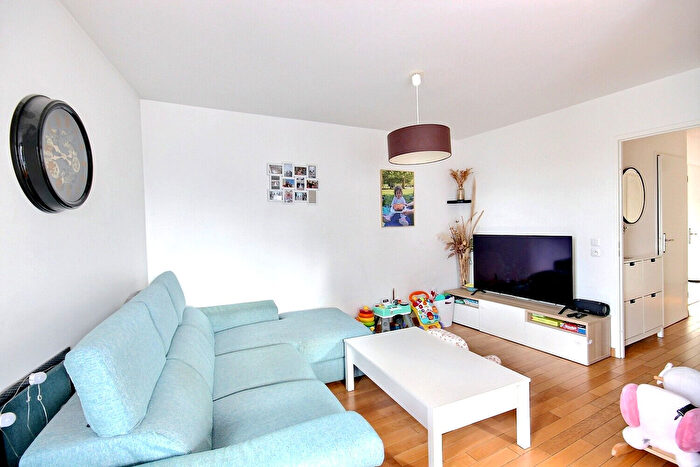 Appartement à vendre - Fresnes, Centre-ville - 3 pièces - 2 chambres