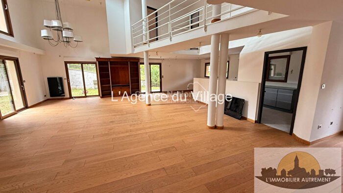 Maison à vendre - Méru, Centre-ville - 7 pièces - 5 chambres