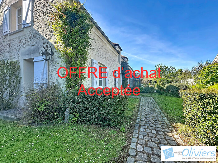 Maison 8 pièces à La Celle-les-Bordes, à vendre