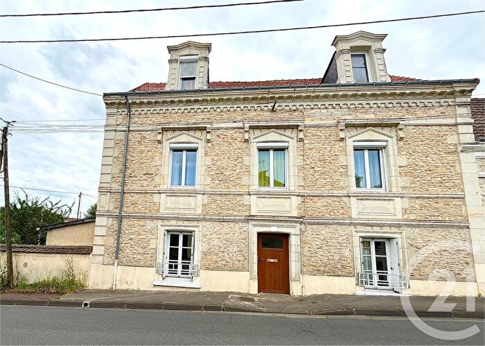 Maison à vendre - Châtellerault, Sud Ouest - 8 pièces - 7 chambres