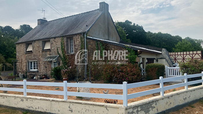 Bains-sur-Oust : Maison 7 pièces à vendre