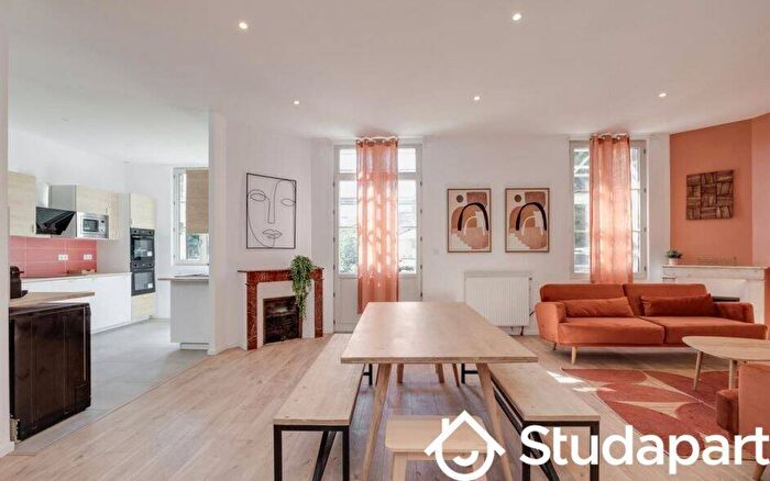 Appartement à louer - La Bastide, Bordeaux - 1 pièce - 7 chambres