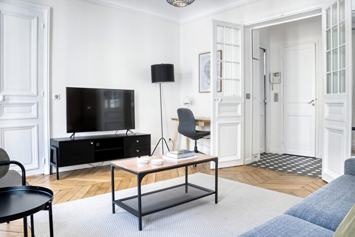Paris 8ème, Mairie - Appartement 3 pièces à louer