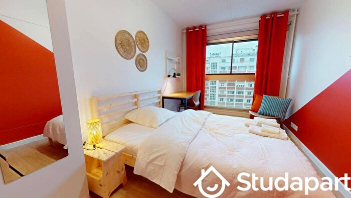 Appartement à louer - Emeriau-Zola, Paris ème arrondissement - 1 pièce - 4 chambres