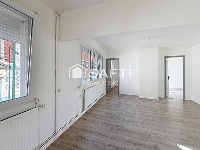 Lens, Nord Est - Appartement 3 pièces à louer