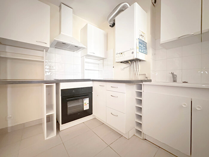 Appartement à louer - Le Pontet, Réal Panier - 2 pièces - 1 chambre