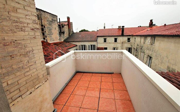 Appartement à louer - Centre Ville Nord, Rochefort - 4 pièces - 3 chambres