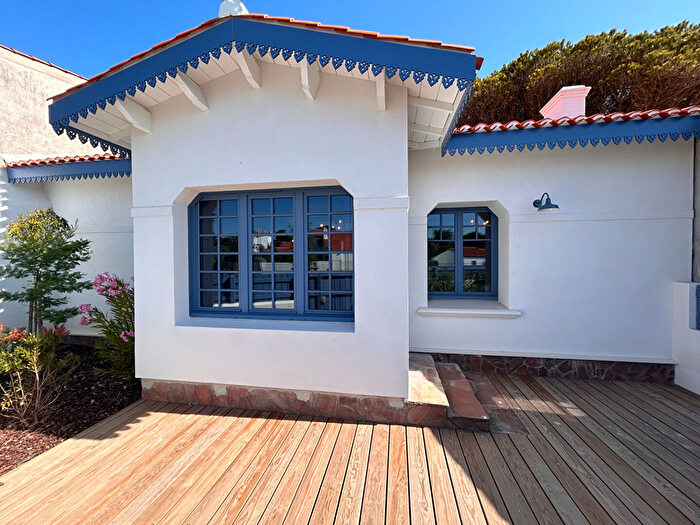 Maison à vendre - Saint-Gilles-Croix-de-Vie - 5 pièces - 3 chambres