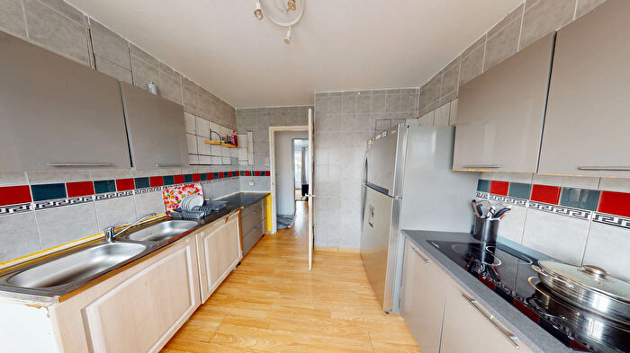 Appartement à vendre - Mulhouse, Bourtzwiller - 4 pièces - 3 chambres