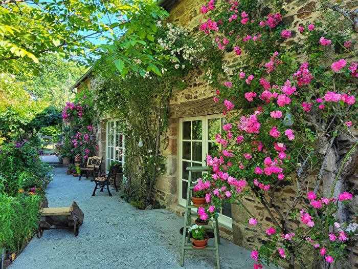 Maison 8 pièces à vendre - Chamboulive