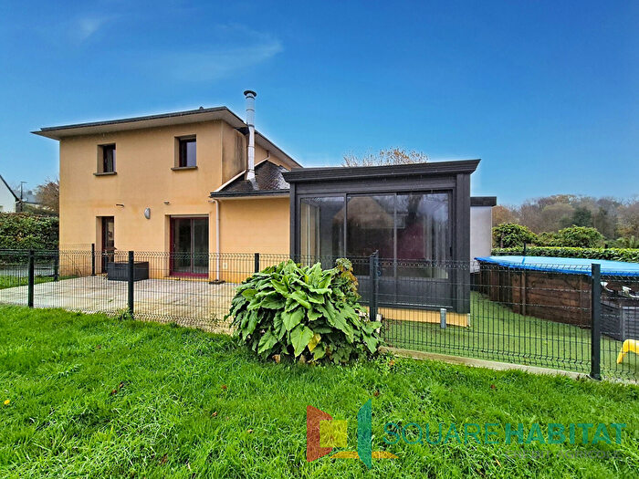 Maison à vendre - Saint-Urbain - 10 pièces - 8 chambres