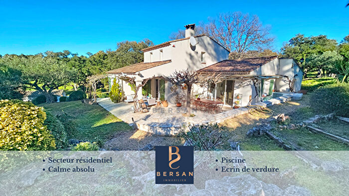 Maison à vendre - Fréjus - 6 pièces - 4 chambres