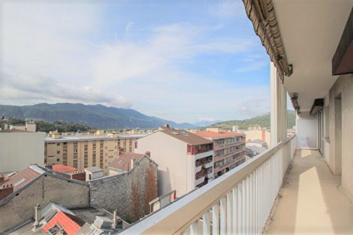 Appartement à louer - Aix-les-Bains, Centre-ville - 3 pièces - 2 chambres