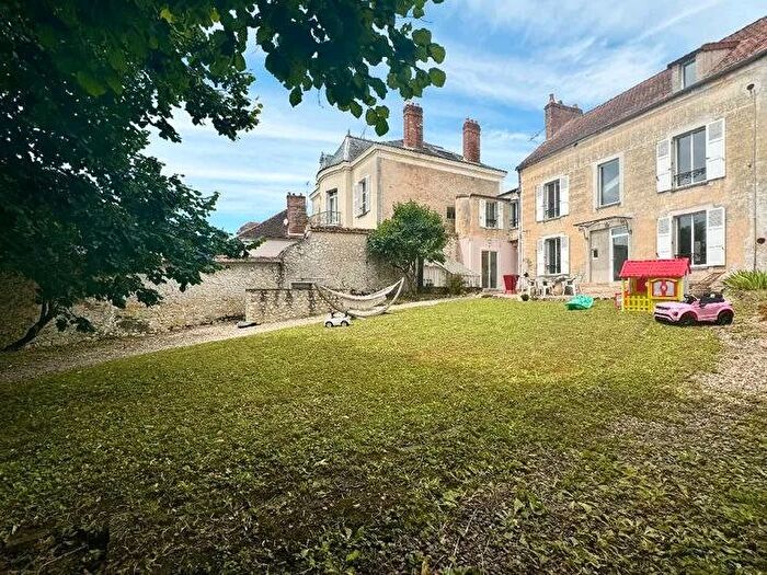 Maison à louer - Provins, Centre-ville - 6 pièces - 4 chambres