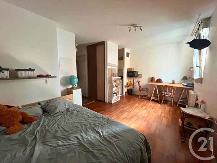 Appartement à louer - Strasbourg, Neudorf, Etoile, Gare, Schluthfeld - 1 pièce - 1 chambre