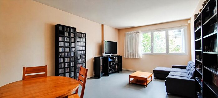Appartement 3 pièces à Suresnes, République, à vendre