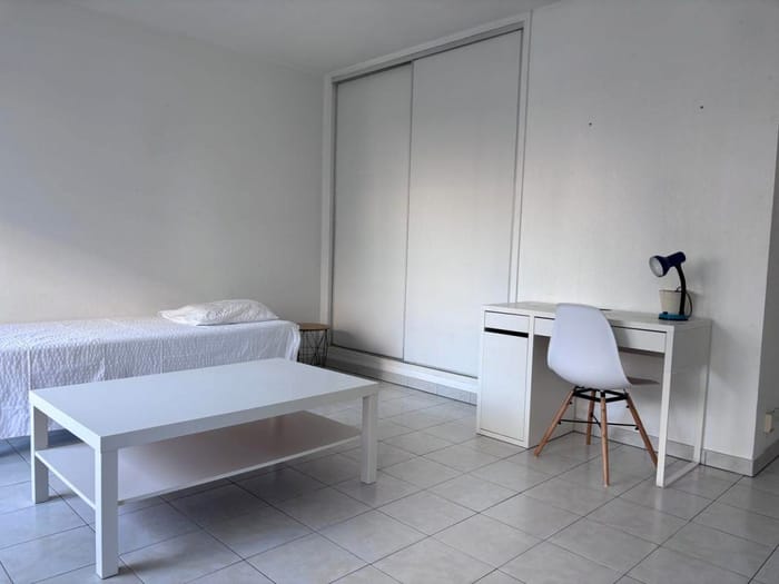 Appartement 1 pièce à louer - Marseille 8ème, Saint-Giniez