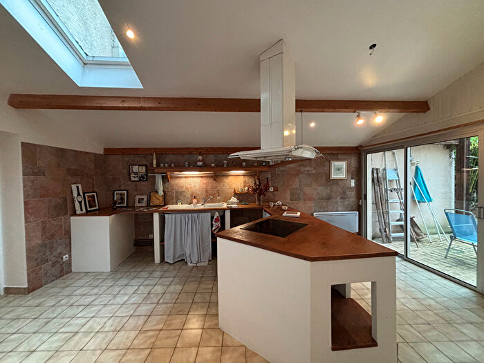 Maison à vendre - Châtellerault, Centre-ville - 5 pièces - 3 chambres