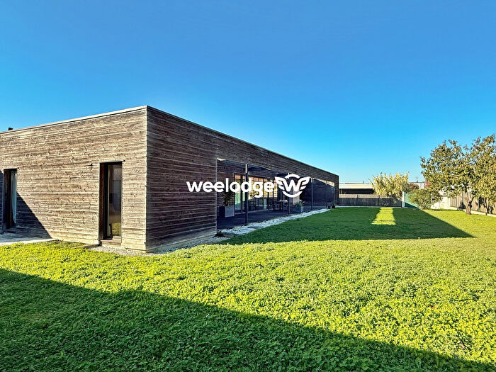 Maison à vendre - Angoulême - 4 pièces - 3 chambres