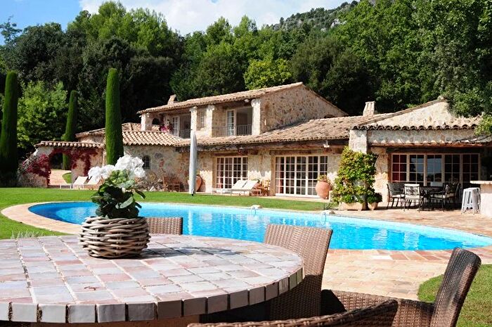 Maison à vendre - Tourrettes-sur-Loup - 6 chambres