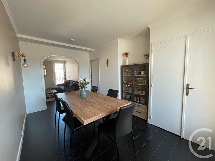 Appartement à louer - Saint-Étienne, La Métare, Le Portail Rouge, Fauriel, Villeboeuf - 4 pièces - 2 chambres