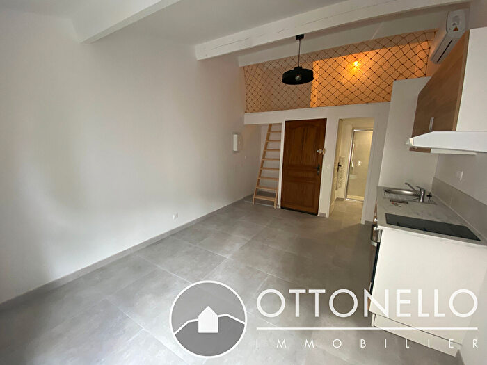 Appartement 2 pièces à louer à Roquebrune-sur-Argens, Village