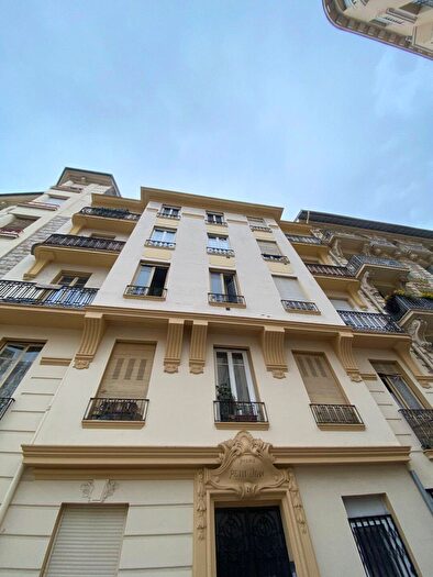 Appartement à louer - Fleurs-Gambetta, Nice - 1 pièce
