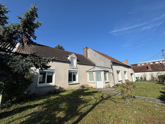 Maison à louer - Olivet, Larry, Coin Rond, Lorette - 5 pièces - 4 chambres