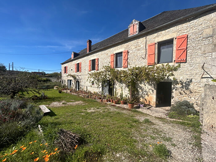 Maison à vendre - Cressensac - 6 pièces - 4 chambres