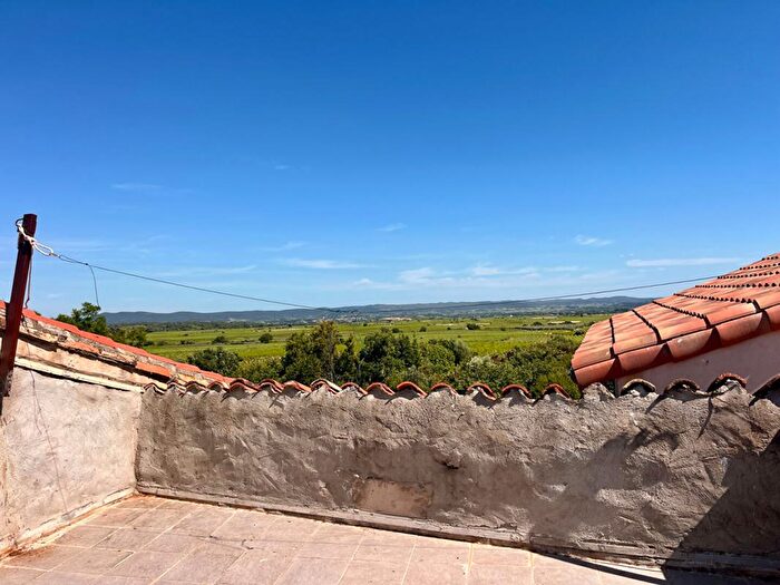 Maison 10 pièces à Saint-Saturnin-de-Lucian, à vendre
