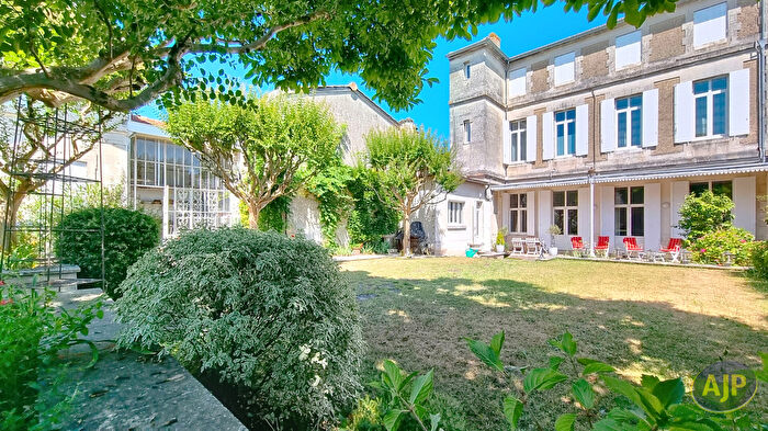 Maison à vendre - Libourne, Centre-ville, Bastide, Gare - 12 pièces - 8 chambres