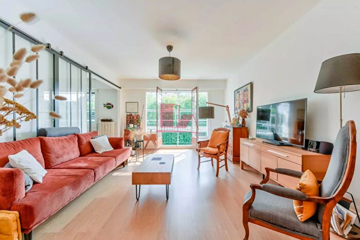 Appartement à vendre - Issy-les-Moulineaux, Les Iles, La Ferme - 4 pièces - 3 chambres