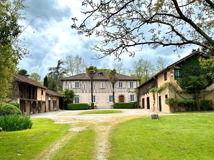 Maison à vendre - Mirande - 8 pièces - 4 chambres