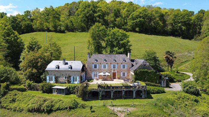 Maison à vendre - Gan - 8 pièces - 5 chambres