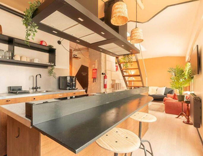 Maison à louer - Paris ème arrondissement - 5 pièces - 4 chambres