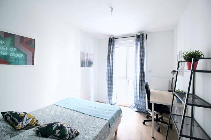 Victor Hugo-République, Clichy : Appartement 1 pièce à louer