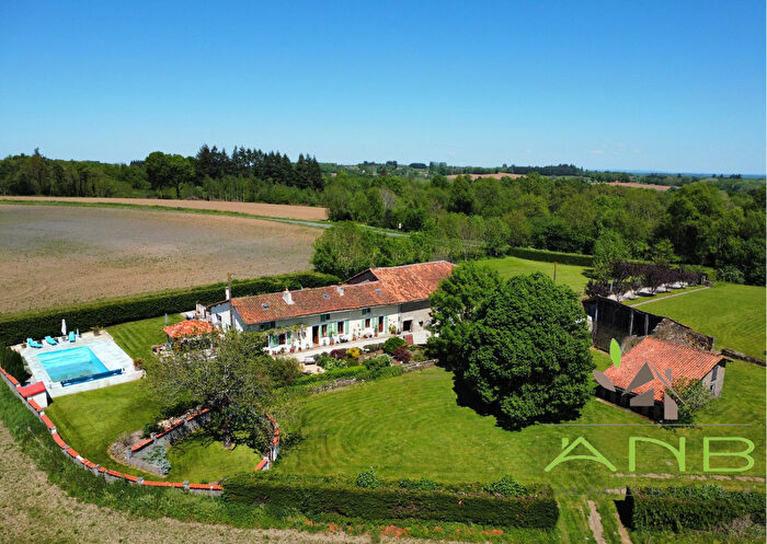 Maison à vendre - Rouzède - 10 pièces - 5 chambres