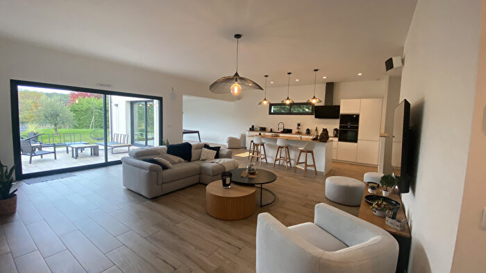 Maison à vendre - Jouars-Pontchartrain - 6 pièces - 4 chambres