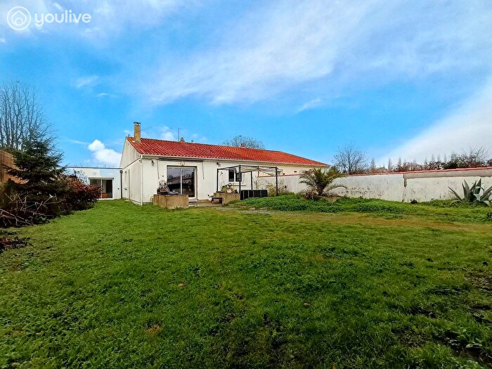 Maison à vendre - Challans, Saint Dominique, Route des Sables dOlonne - 6 pièces - 4 chambres