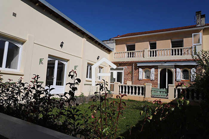 Maison à vendre - Lavelanet - 5 pièces - 4 chambres