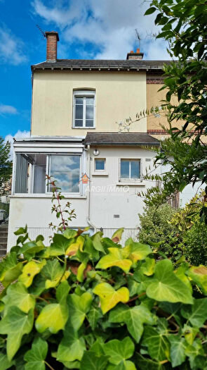 Maison à louer - Bessé-sur-Braye - 3 pièces - 2 chambres