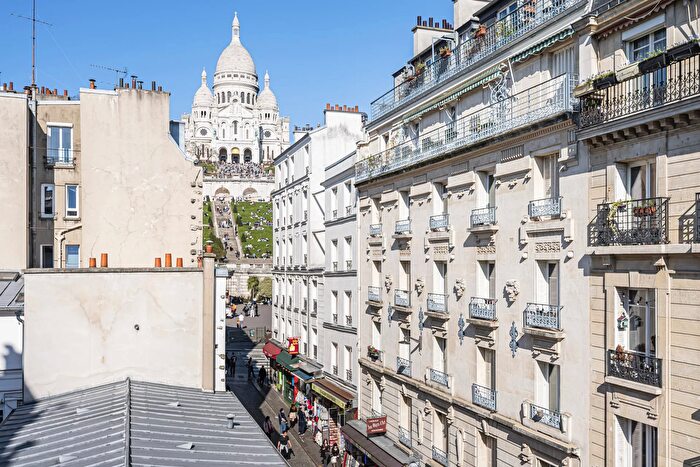 Appartement à vendre - Paris e , Montmartre, Sacré Coeur, Abbesses - 3 pièces - 1 chambre