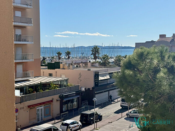 Appartement à vendre - Hyères, Port - 3 pièces - 2 chambres